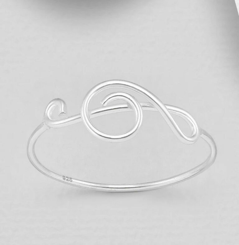 Treble Clef Ring – Learning the Harp